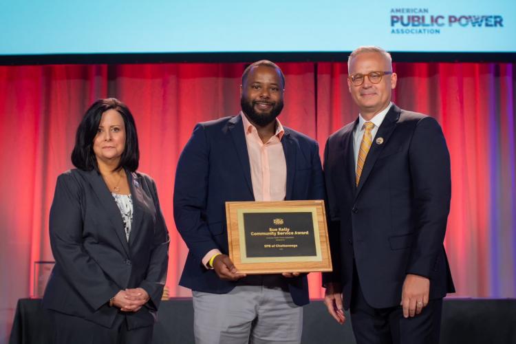 EPB - EPB and partners receive national APPA award for community service
